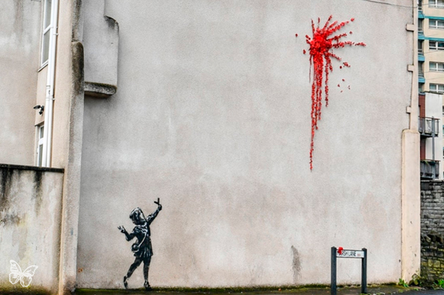 Banksy Graffiti Girl IDEA4WALL Canvas Print Wall Art Girl With Heart